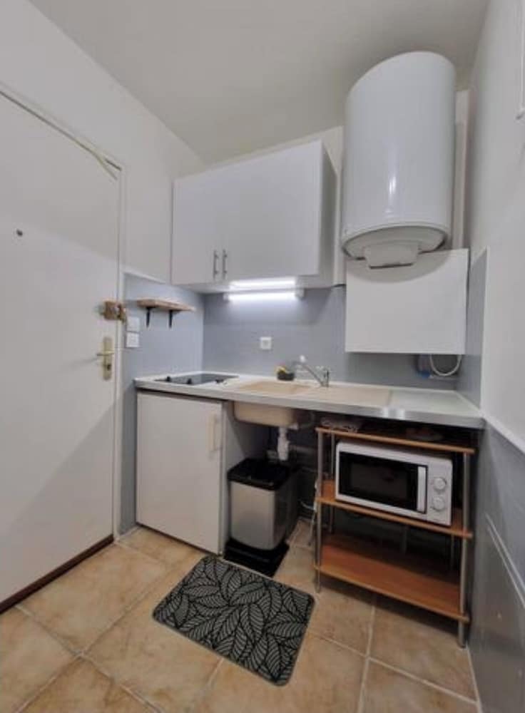 Studio In Prime And Family Area Of Menton, 3 Min Drive From The Beach, Cheap - Menton