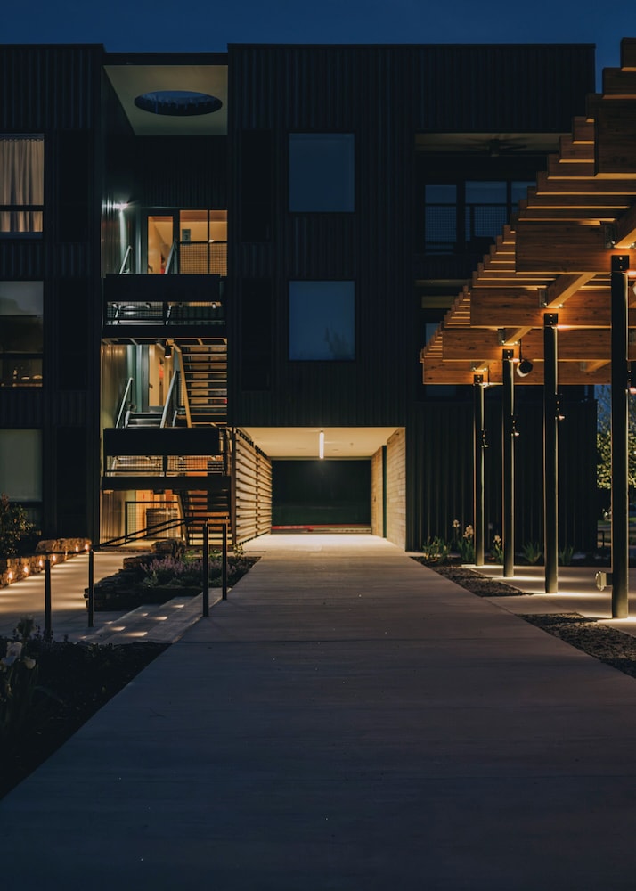 Stonebreaker Hotel - Fayetteville, AR