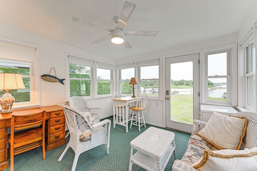 Bayfront East Quogue Retreat W/ Private Boat Dock - Riverhead, NY