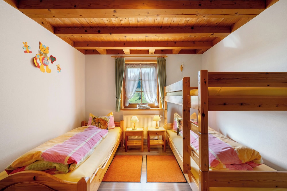 Ferme "Schwarzwaldblick" Avec Vue Sur Les Montagnes, Terrasse Privée Et Wi-fi - Forêt-Noire