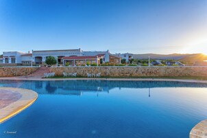 5 piscinas exteriores 