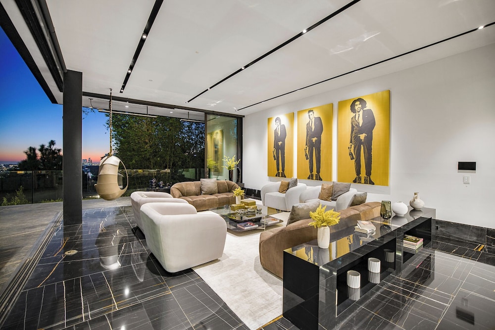 London Dream: Glamorous Sunset Strip Modern Compound With Theater, Pool & Spa - Culver City