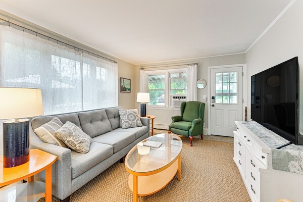 Bayfront East Quogue Retreat W/ Private Boat Dock - Long Island, NY