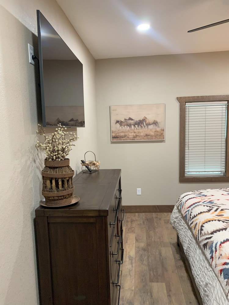 Rustic Roost - Cozy Cottage near downtown El Dorado, KS - El Dorado | Vrbo