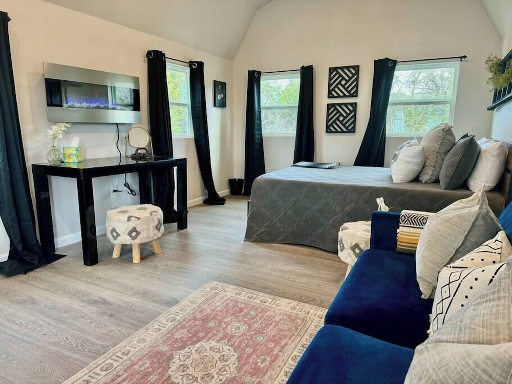 Nurture@ 13 Acres-Yoga/Hike/Meditate - Hays County | Vrbo