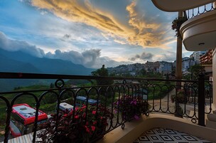 Quarto casal luxo, vista para a montanha | Terraço/pátio