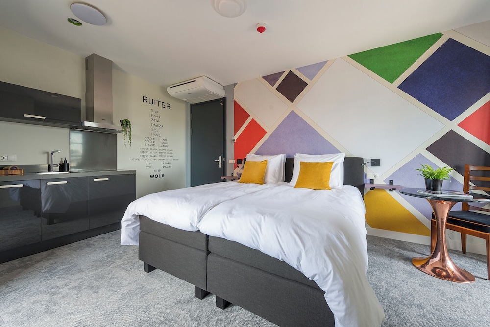 Near Safaripark Beekse Bergen Apartment, Featuring A Private Kitchen, Bathroom. - Tilburg