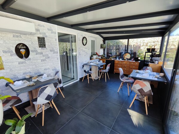 Pequeno-almoço continental diário incluído 