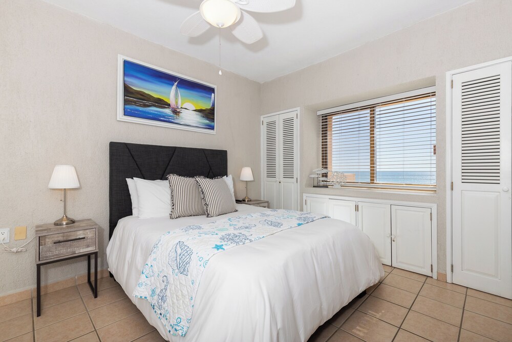 Seaquel E505 ~ Direct Beach Front ~ Penthouse - 佩尼亞斯科港