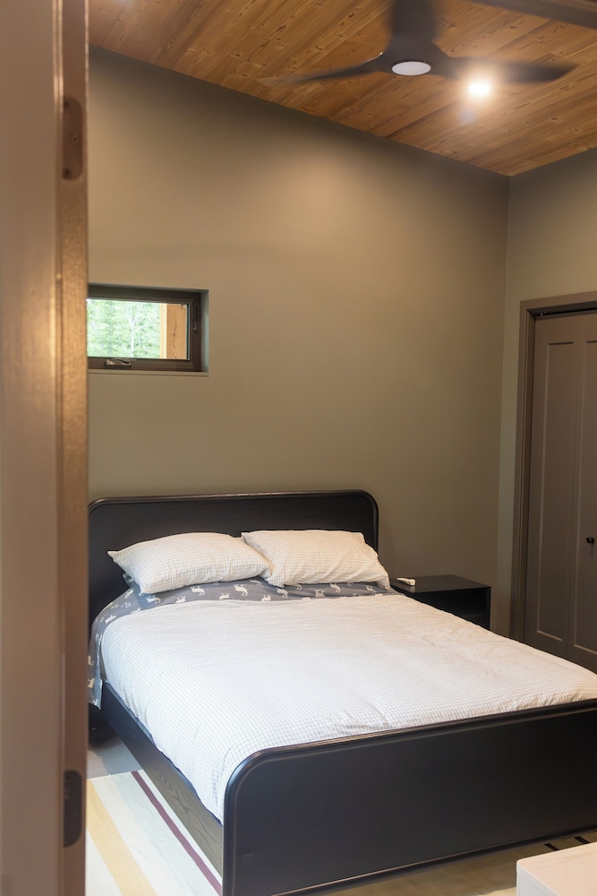 Spruce House: Spring Into Relaxation At Spruce House Near Copper Harbor - Copper Harbor, MI