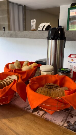 Pequeno-almoço tipo buffet diário incluído 