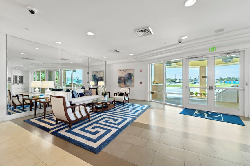 Oceanfront 3bd/2.5ba With Huge Balcony @ Ocean Vistas 805 - Daytona Beach, FL