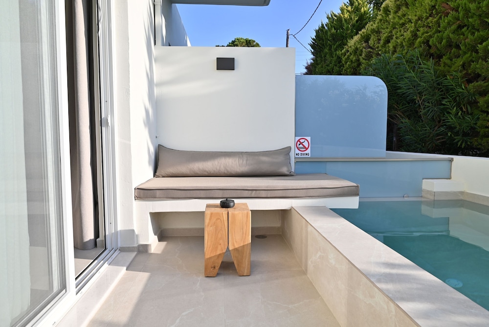 Rhotheon Suites In Ialysos Rhodes - Rodi