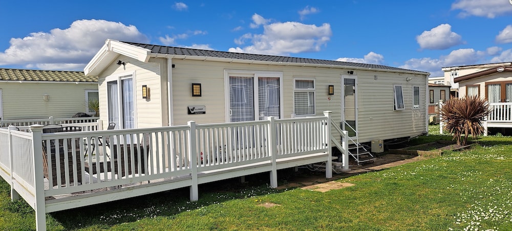 Beautiful 3-bed Lodge In Kent - Greatstone Beach