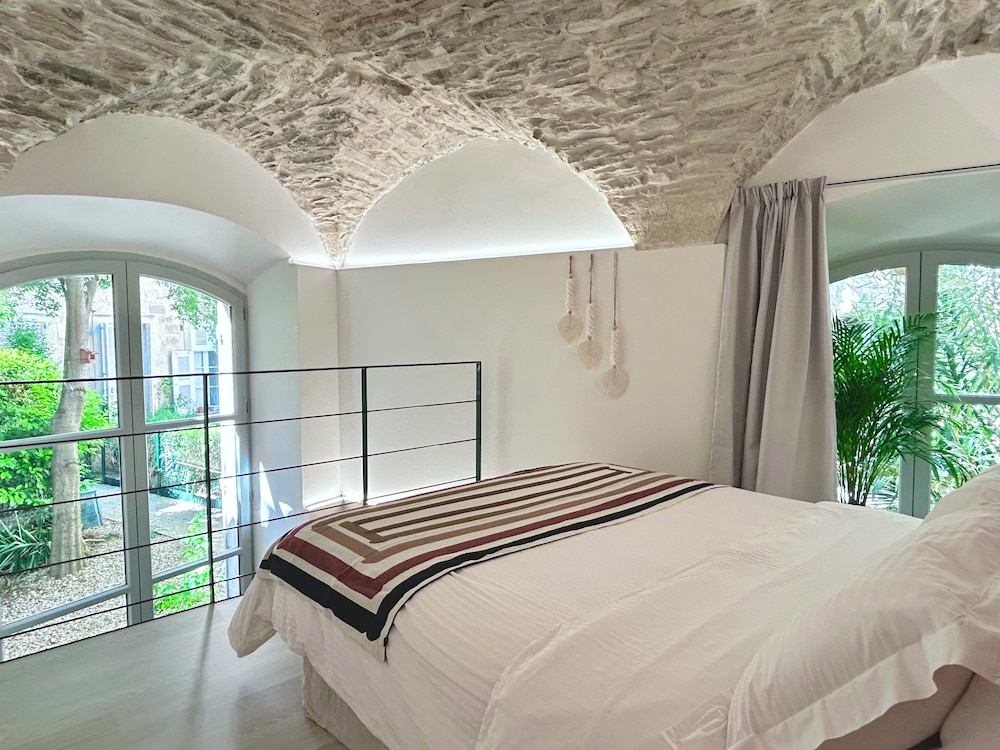 The Arena's Pavillon - private garden&terrace - Nîmes | Vrbo