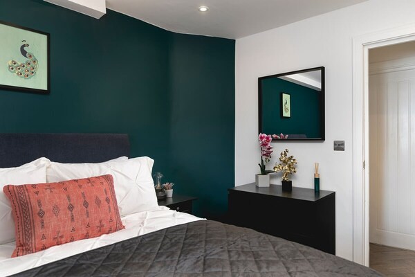 Bright Spacious Condo Free Parking 5min To Beach - Hove