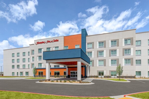 Hampton Inn & Suites Little Rock Airport - Little Rock, AR