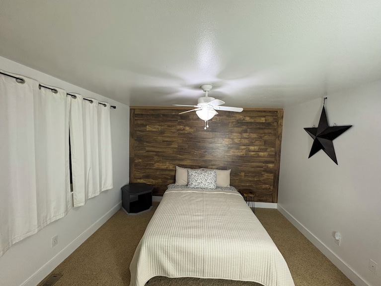 Ultimate Family Getaway: 4br W/ Fire Pit, Kid Playground & Secure Dog Yard - Enumclaw, WA