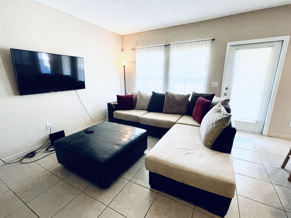 Lakeside Community, Pools, And More! - St. Cloud, FL