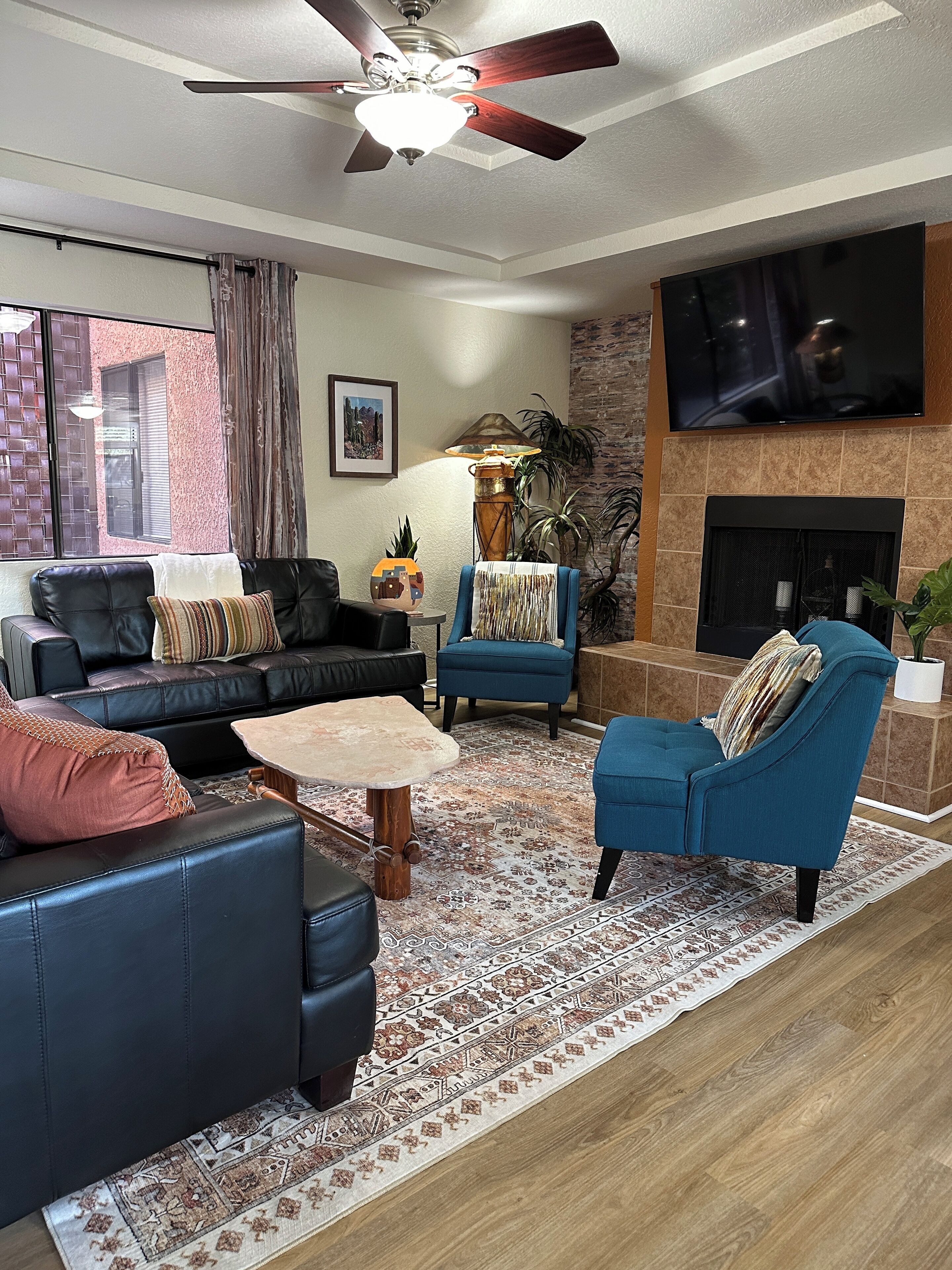 Cozy 2-bedroom Condo By Sabino Canyon In Tucson W Pool, Pickleball And Gym. - Catalina Foothills, AZ