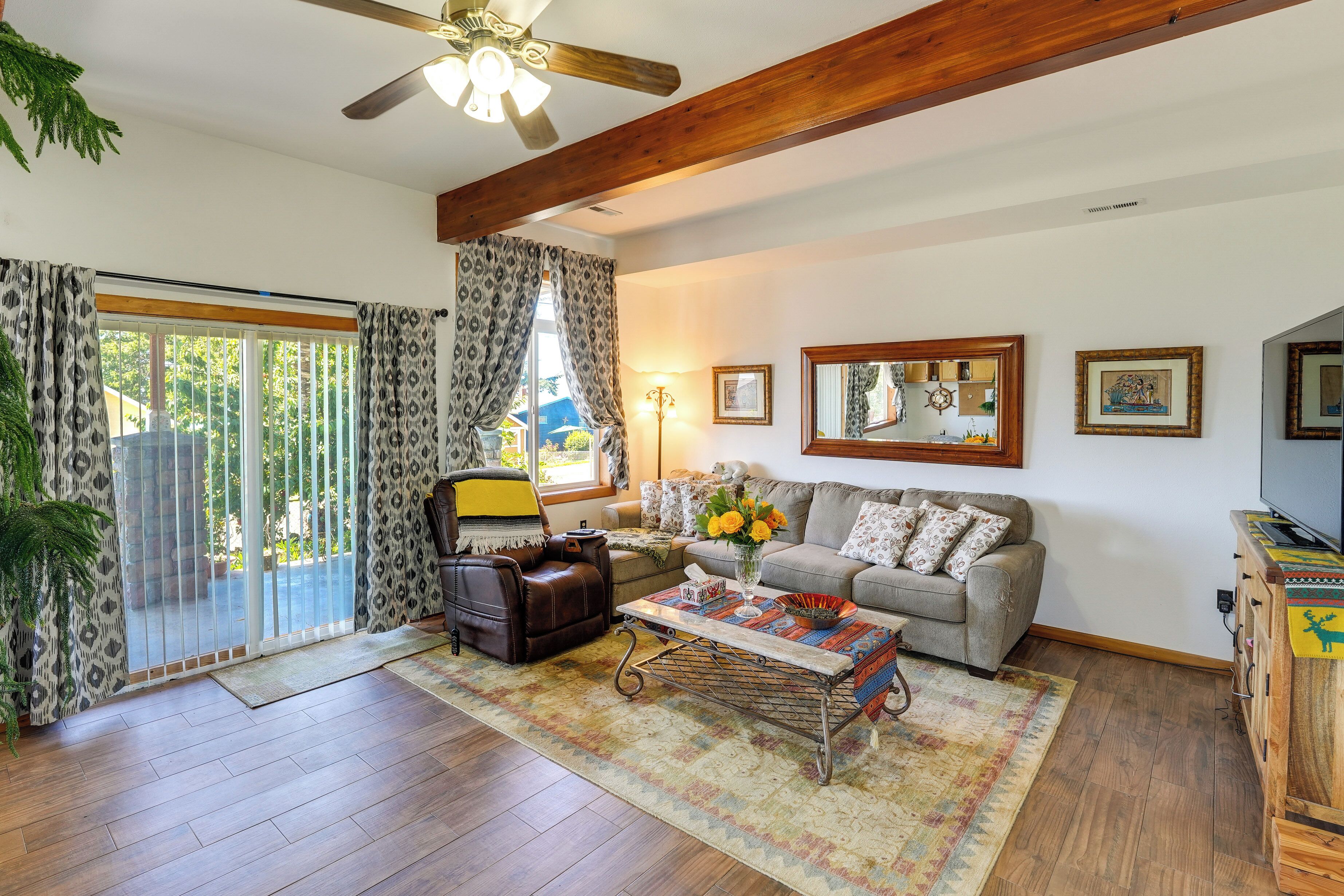 Sunset + Ocean Views: Serene Camano Escape - Whidbey Island, WA