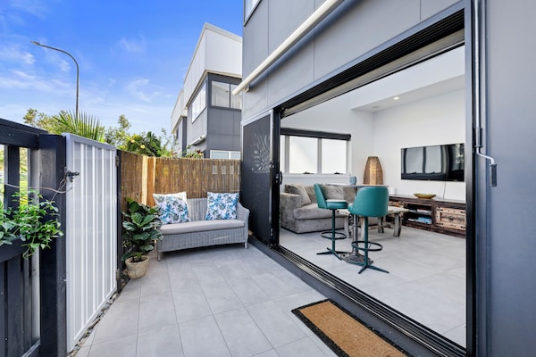 1 Bedroom Modern Townhouse In Casuarina - Kingscliff