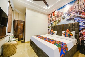 Quarto Deluxe | Lençóis de algodão egípcio, roupa de alta qualidade, cofre no quarto 