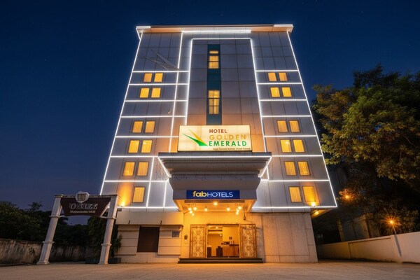 Fabhotel Golden Emerald - Pune