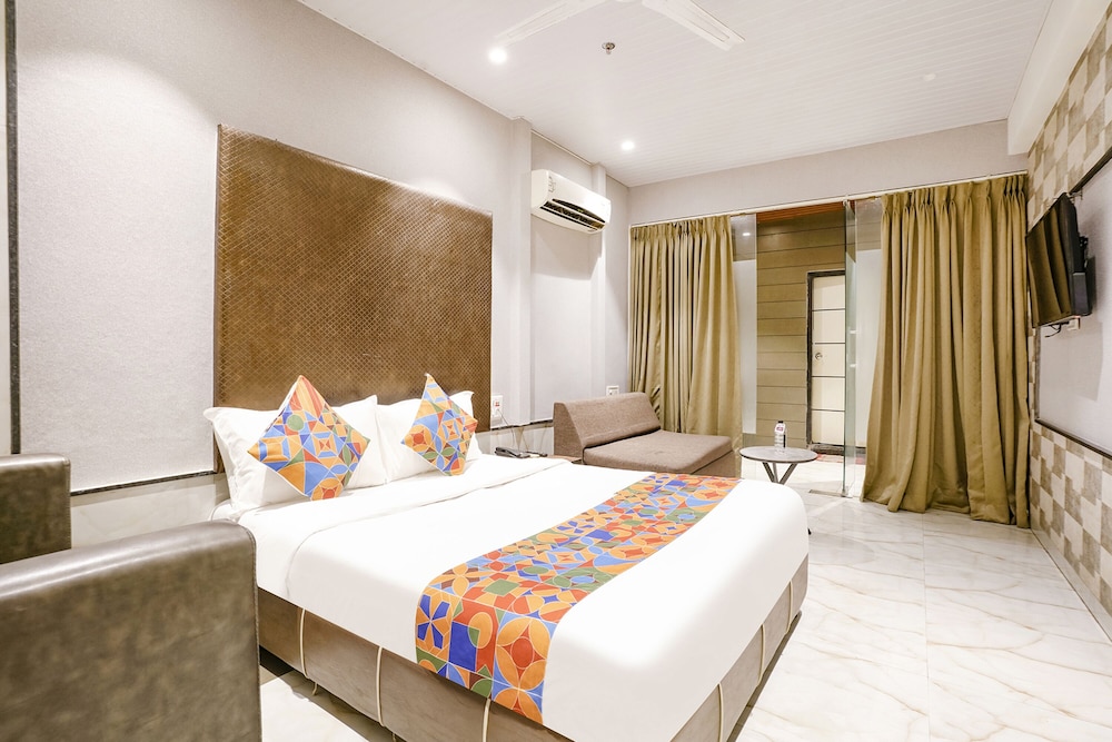 Fabhotel Prime Welcome Palace - Surat