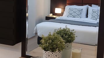 Roupa de alta qualidade, edredões de penas, ferro/tábua de engomar