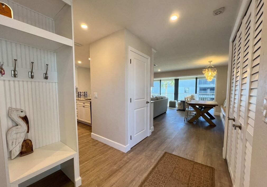 Mariner Pointe 842: Beautiful Upgrades & Bay Views - Sanibel, FL