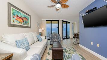 Condo, 1 quarto | Área de estar