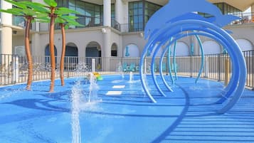 Apartamento em Condomínio Fechado, 3 quartos | Piscina | Piscina interior, piscina exterior