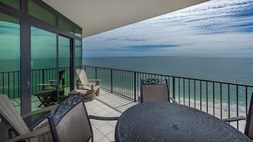 Apartamento em Condomínio Fechado, 3 quartos | Terrenos do alojamento