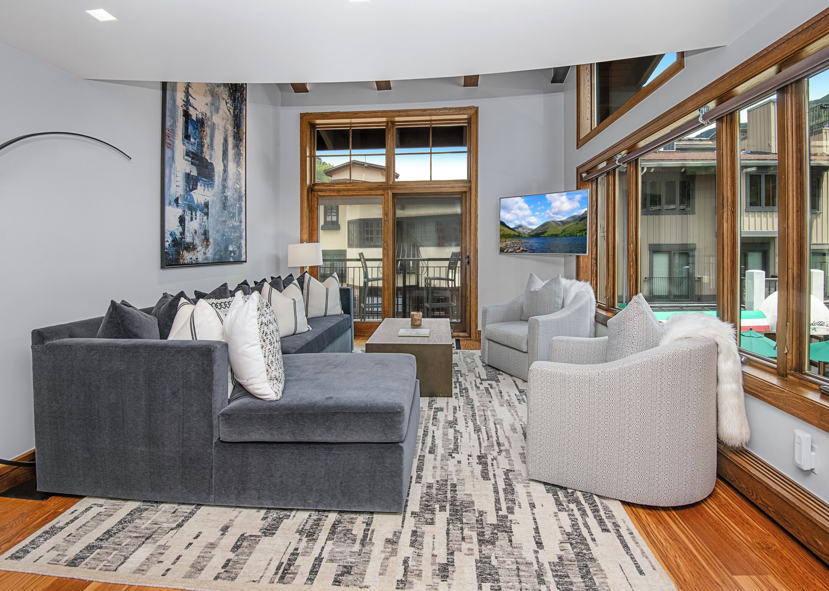 Luxurious 3 Bedroom, 3 Bath In The Heart Of Vail Village. - Vail, CO