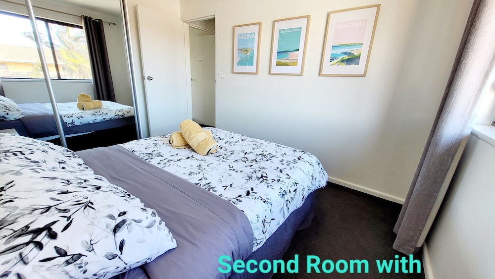 Self contained apartment close to town with views of Back Creek - South ...