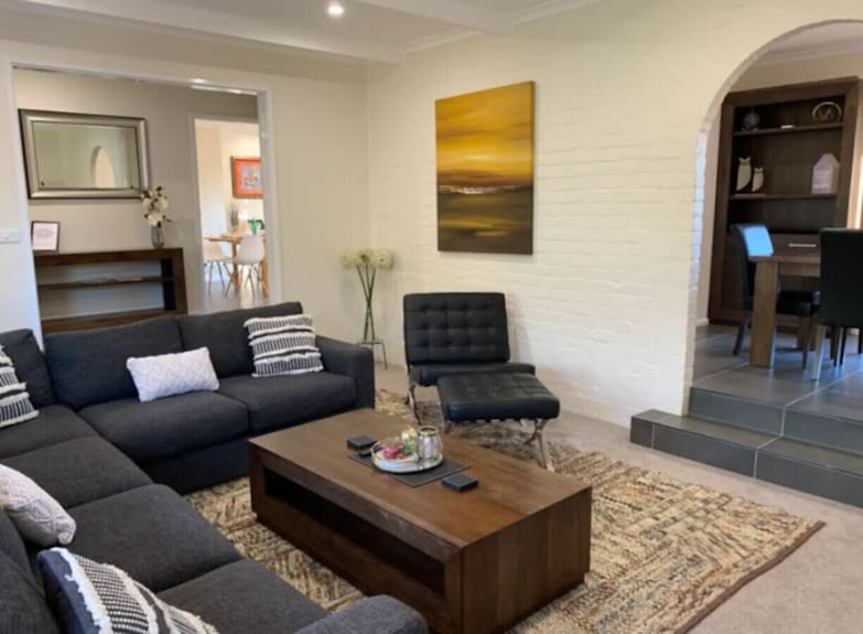 Warm And Spacious 5br Home W/wifi&multiple Parking - Belconnen