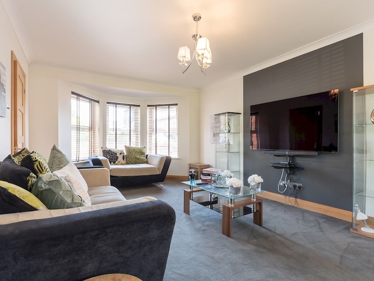 Comfortable Home | Langdon Hills - Pass The Keys - 布倫特伍德