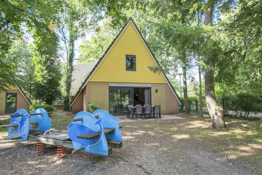 Child-friendly House With 2 Bathrooms, On A Holiday Park At The Vrachelse Heide - Breda