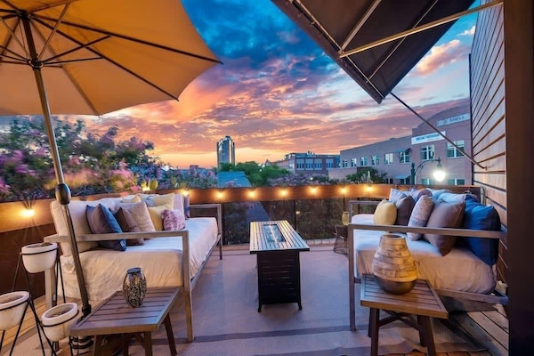 Condo luxo, 2 quartos, cozinha, vista para a cidade | Terraço/pátio