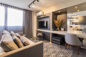 Apartamento | Sala de estar | Televisor de 43 polegadas com canais digitais, Netflix 