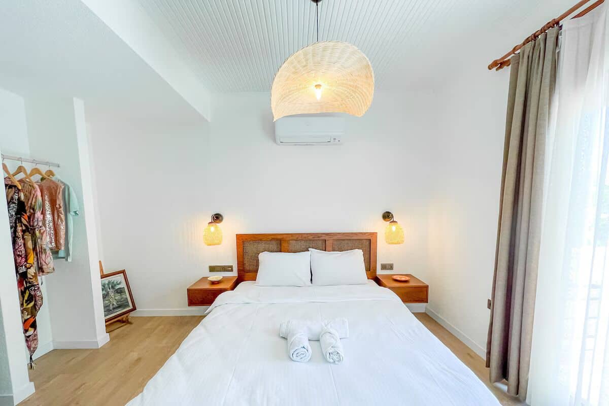 Quarto luxo | Wi-Fi de cortesia, roupa de cama