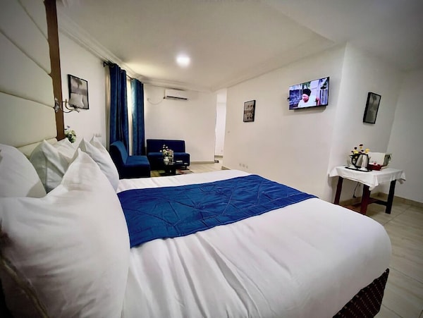 Hotel Vent Et Maree - Douala