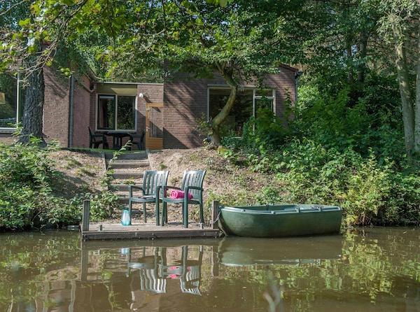 Restyled Bungalow On The Water With Its Own Rowing Boat, In A Holiday Park - Limburg