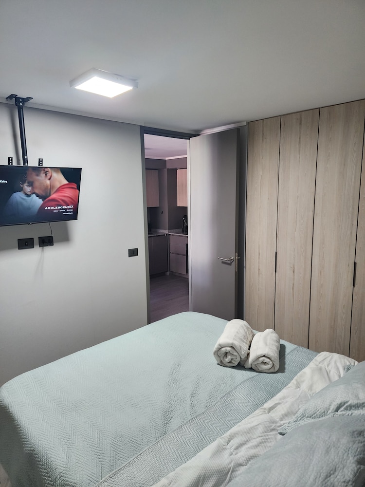 Departamento Moderno, Comodo Y Tranquilo Cercano A Movistar Arena, Fantasilandia - Quinta Normal