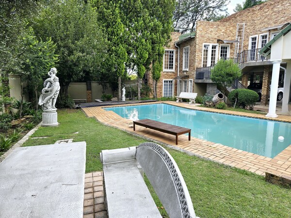 Waterfall City Guest Lodge - Midrand