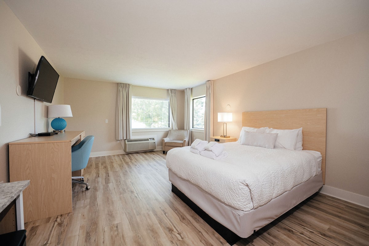 1 quarto, individualmente decorados, individualmente mobiliados