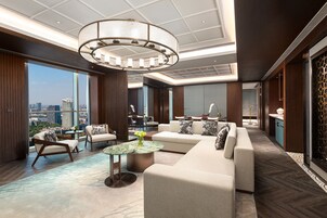 Suíte real | Berços grátis, camas extras/dobráveis (sobretaxa), roupa de cama