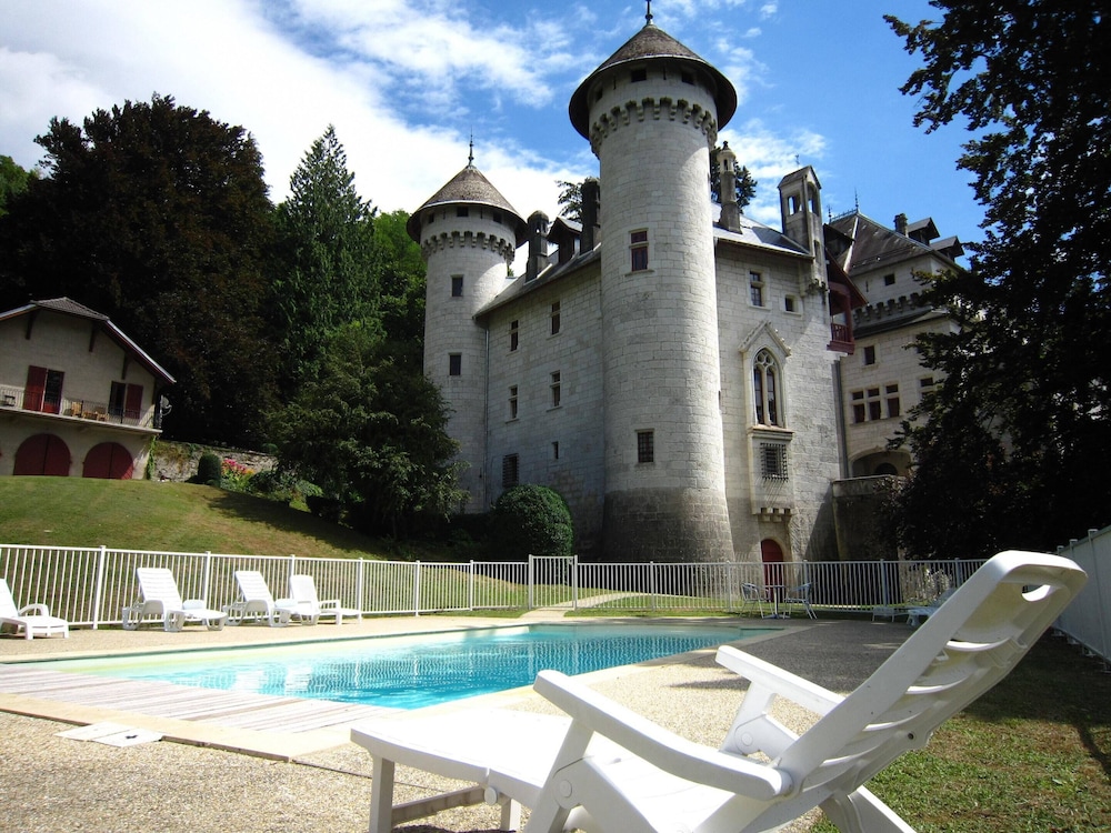Apartment In Serrieres Castle Near French Alps - Savoie