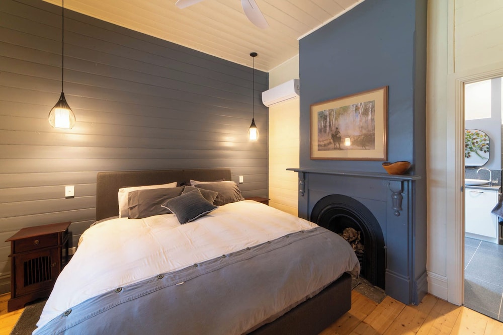 Historic And Charming Cottage With Modern Comfort And Two King Suites - Kangaroo Island